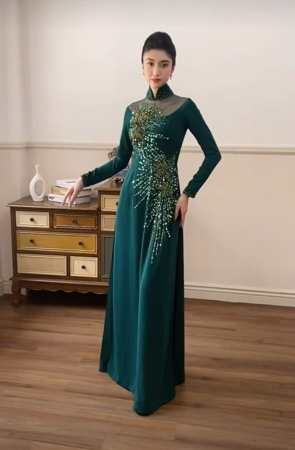 Áo dài Xanh Lá Cổ Ren Kết Châu Sa BS44 – Áo Dài Thím Ba